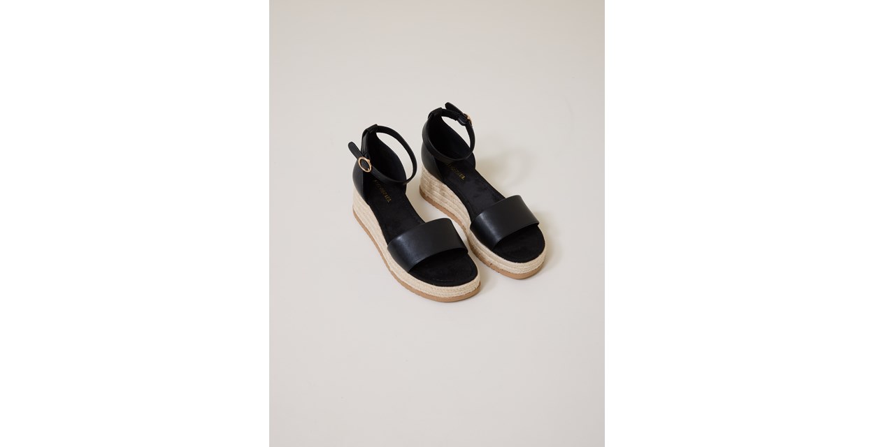 Milly Sandal Black | VIC
