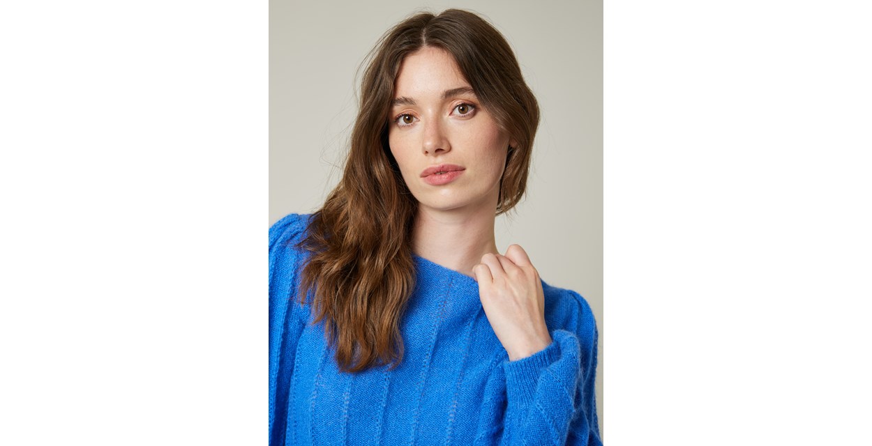 Sally genser Nebulas Blue | VIC