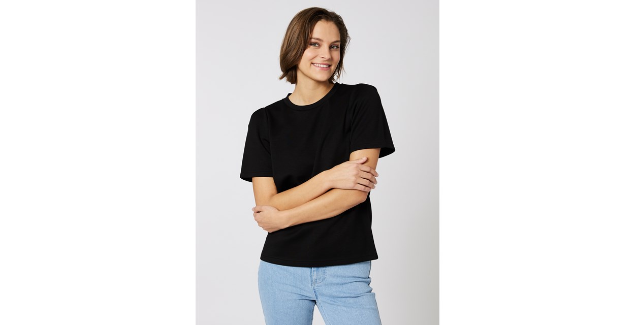 Marley t-skjorte Black | VIC